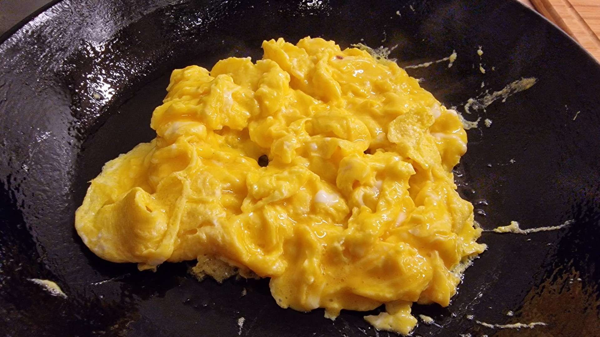 The 5 Essential Secrets To Making Creamy Scrambled Eggs - Jumping Pumpkin